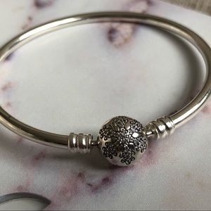 Pandora | Jewelry | Limited Edition Pandora Snowflake Bangle | Poshmark